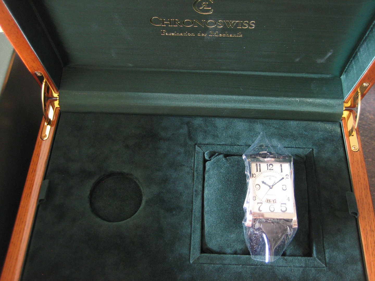 WatchNet: Luxury Time: FS: Retail 18600 Sale Price: 6499 - Chronoswiss ...